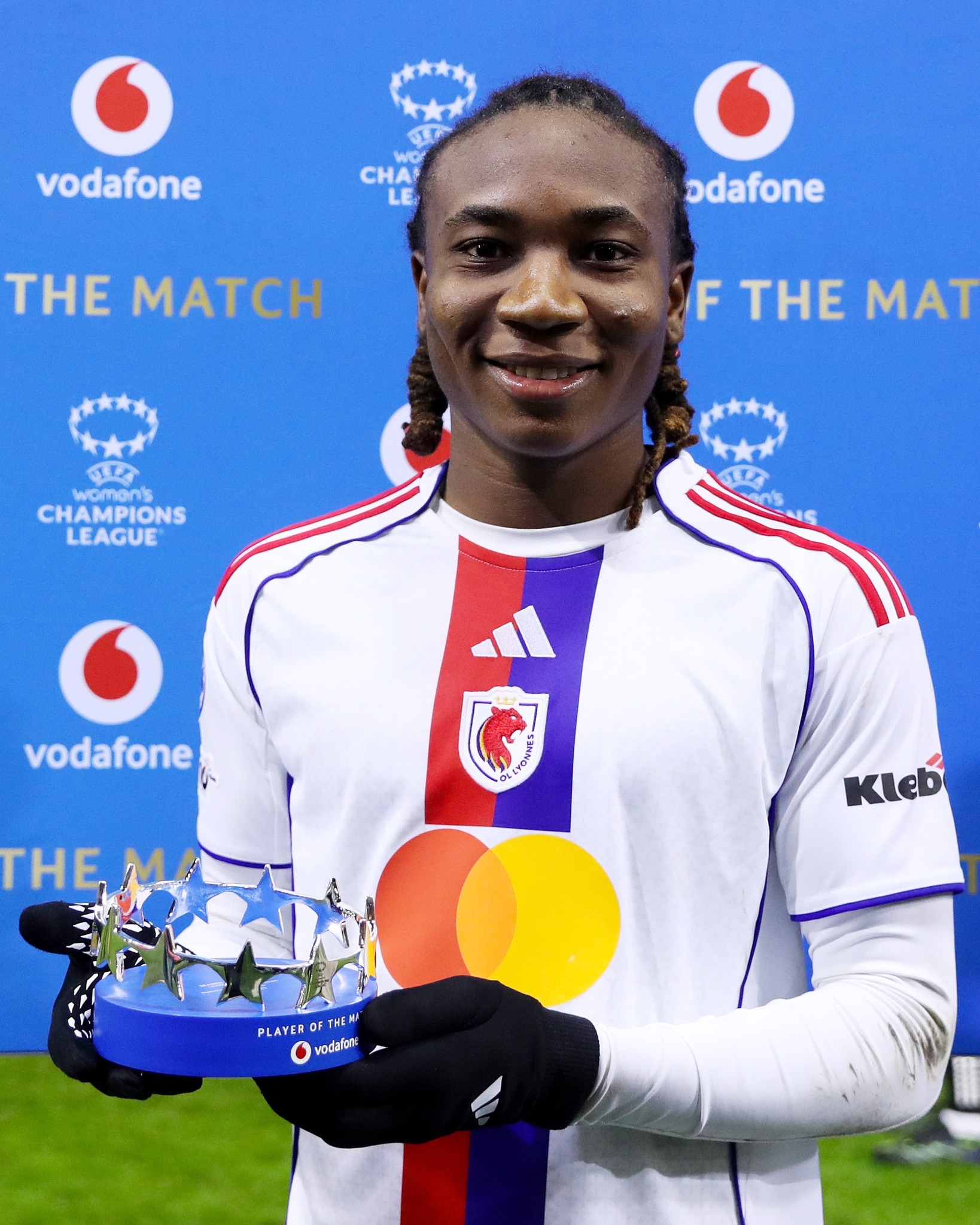 OL Lyonnaises écrasent Manchester United 3-0 : Melchie Dumornay signe ...